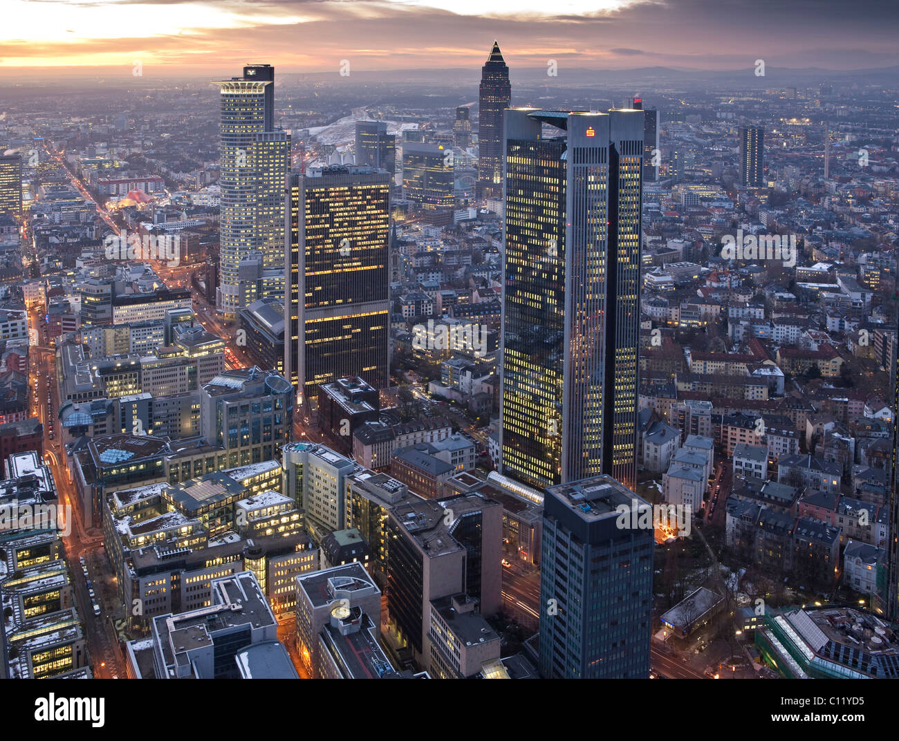 Skyline von Frankfurt, Trianon Hochhaus, Innenstadt mit Bürogebäuden ...