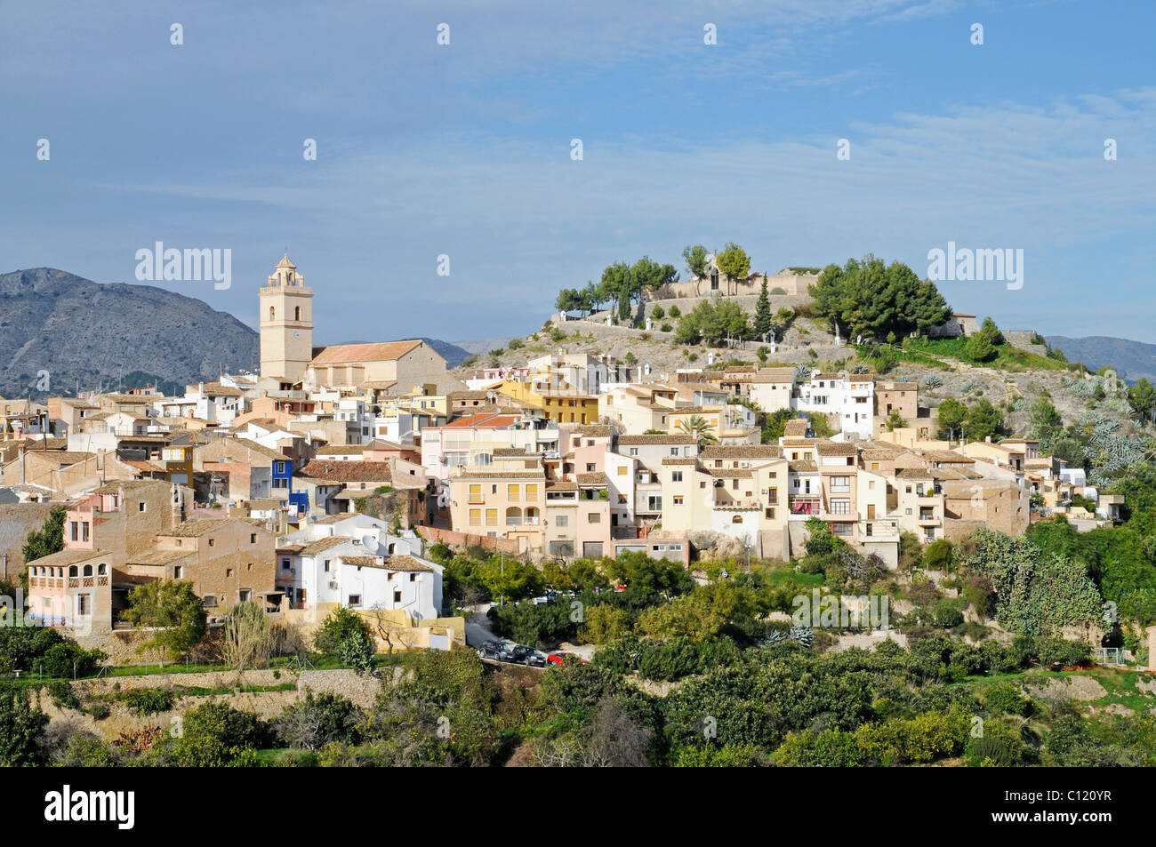 Bergdorf, Kirche, Polop De La Marina, Polop, Costa Blanca, Provinz ... Bergdorf, Kirche, Polop De La Marina, Polop, Costa Blanca, Provinz ...