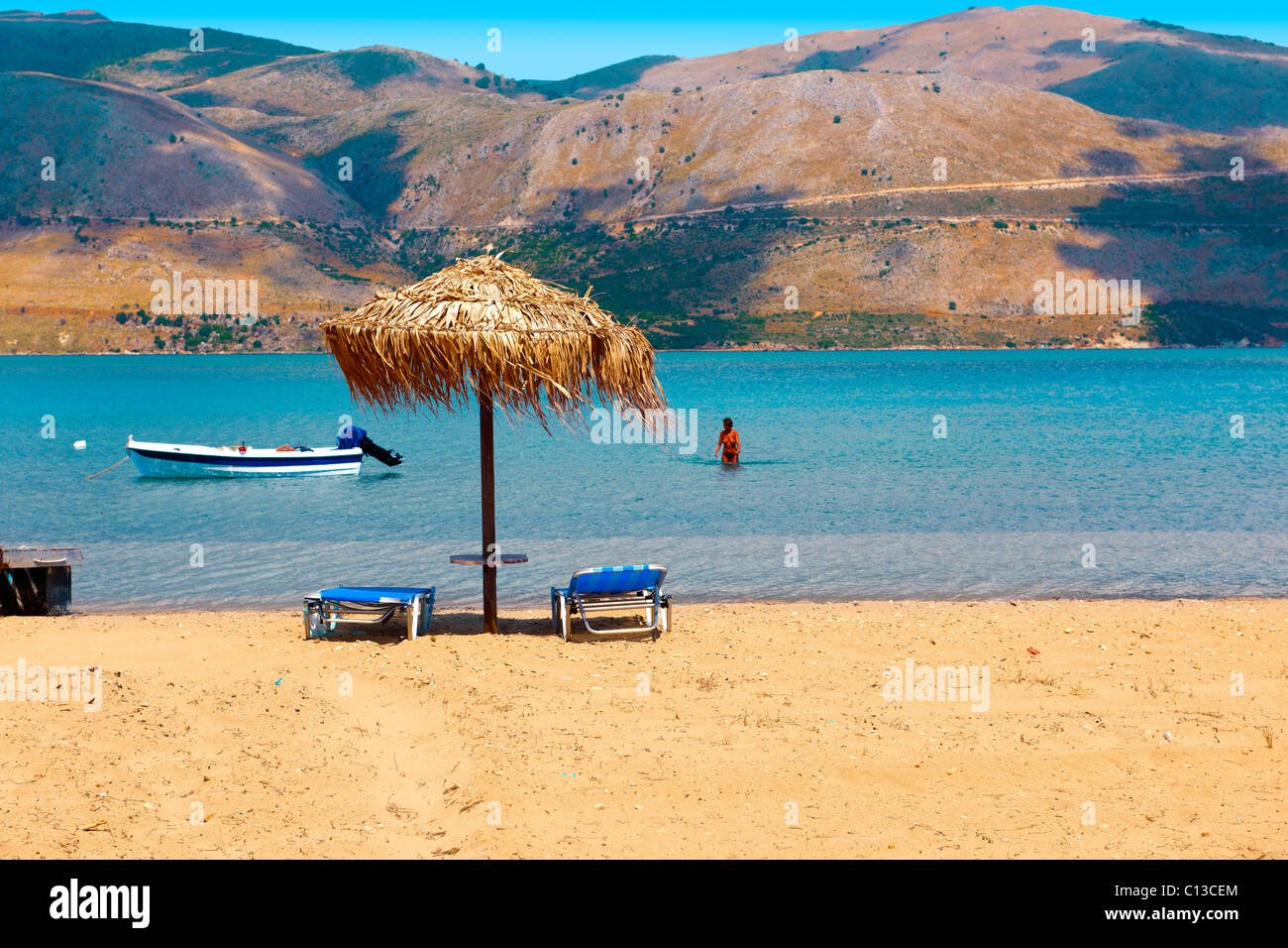 Strand & liegen an der Agrostoli Bay in der Nähe von Lixouri, Kefalonia ...