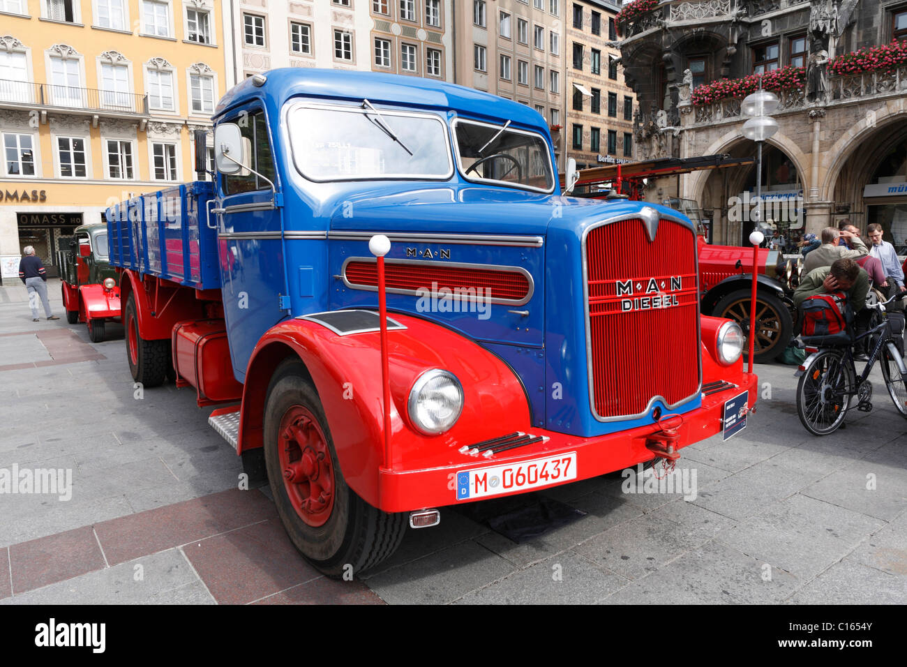 Mann 758 L1 LKW, Baujahr 1954, Oldtimer bei "Mann Auf Achse"-tour ...