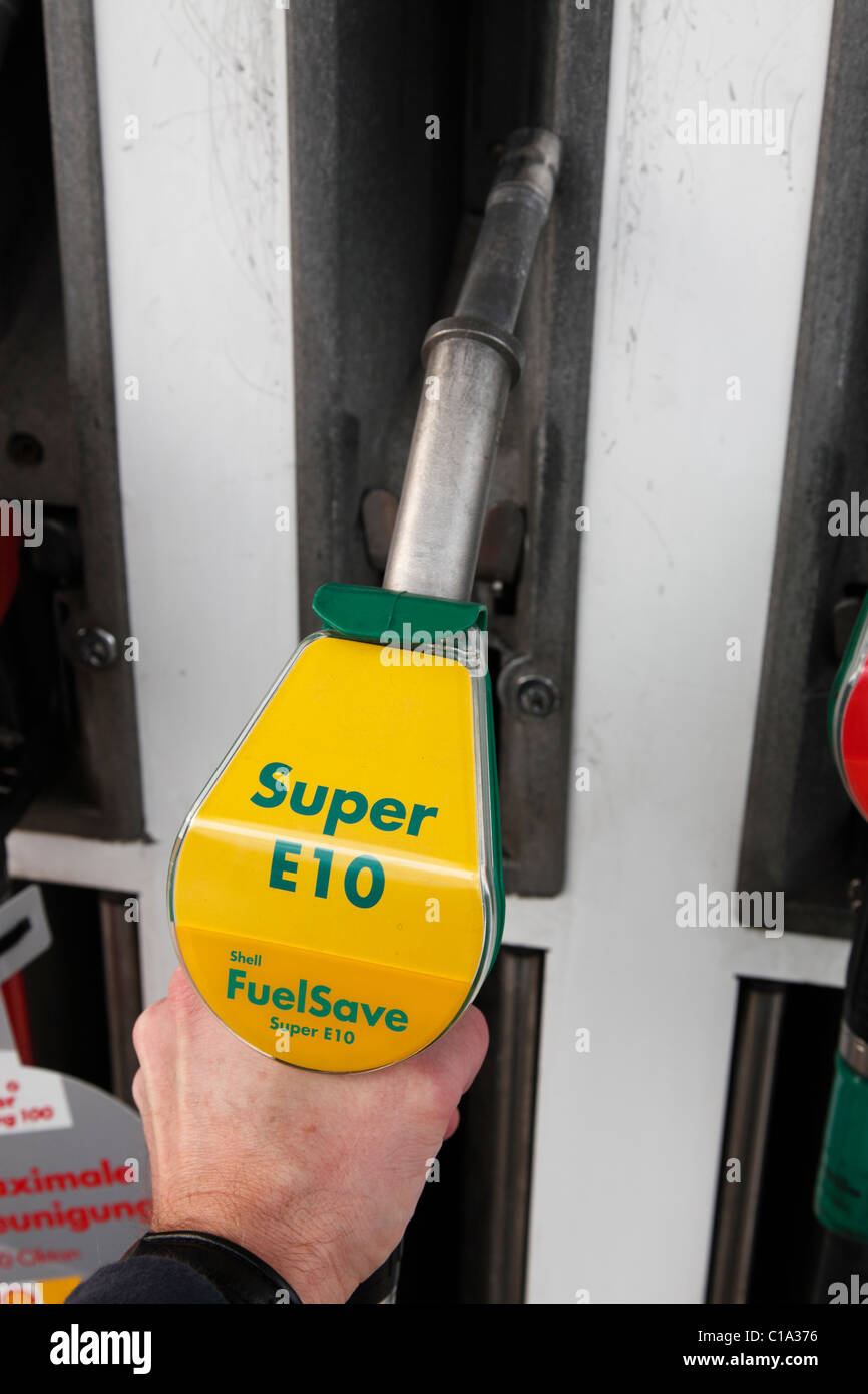 Zapfsäule für Super E10 im Benzin (95 Octan) mit 10 % Bioethanol; Super ...