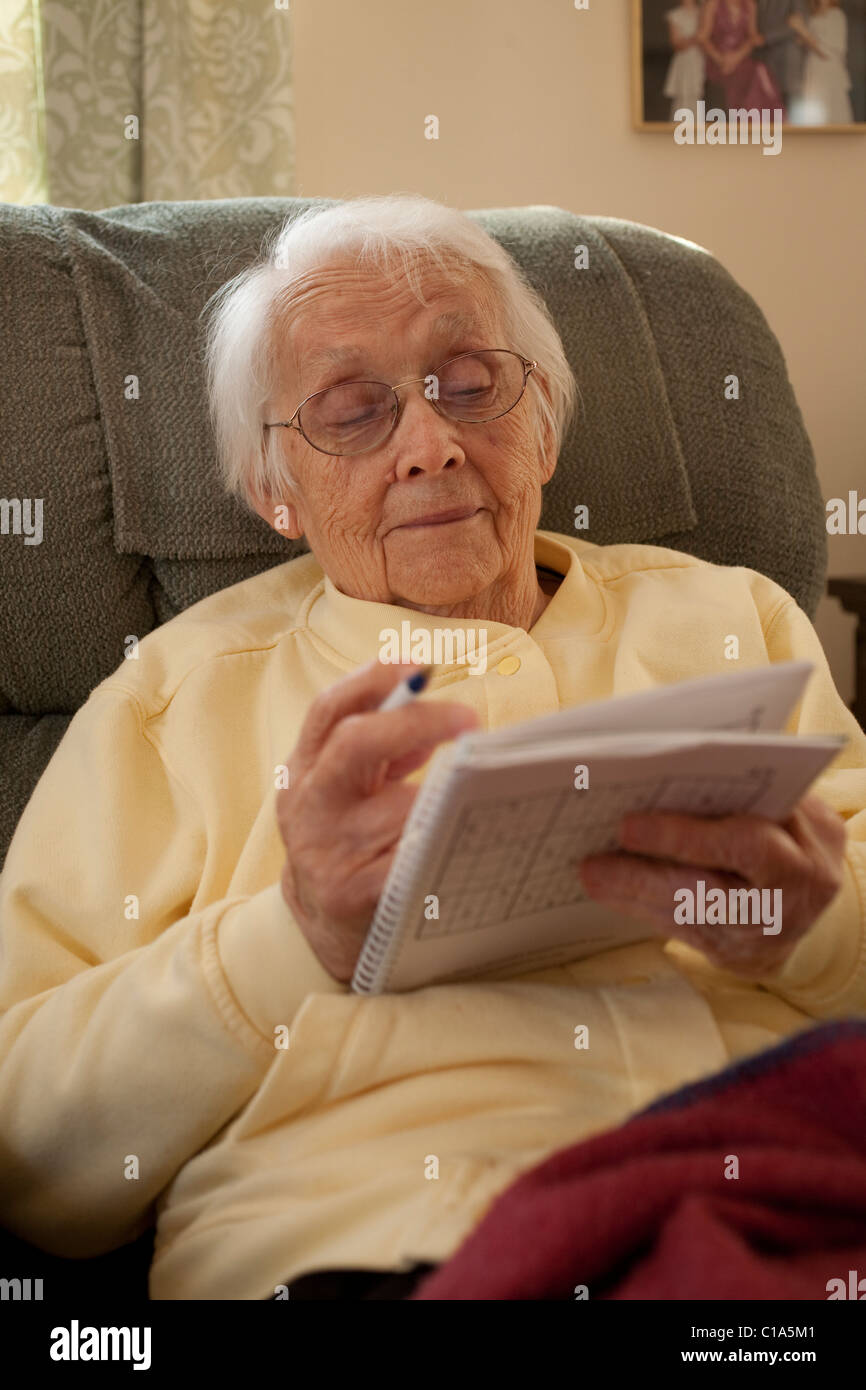 Allein zufriedenheit Stockfotos und -bilder Kaufen - Alamy