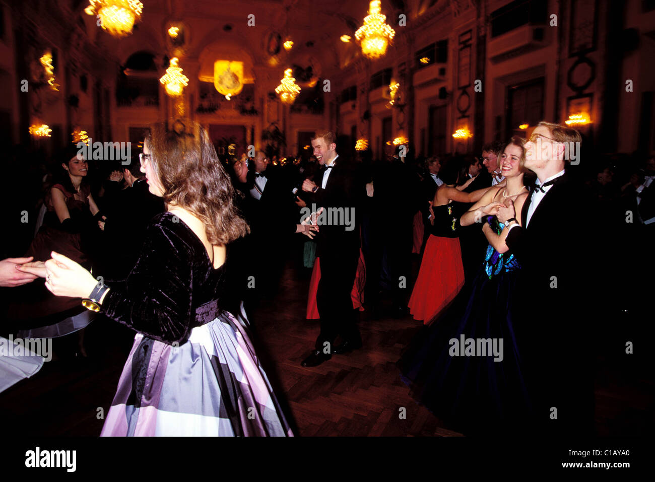 Ball at hofburg palace -Fotos und -Bildmaterial in hoher Auflösung – Alamy