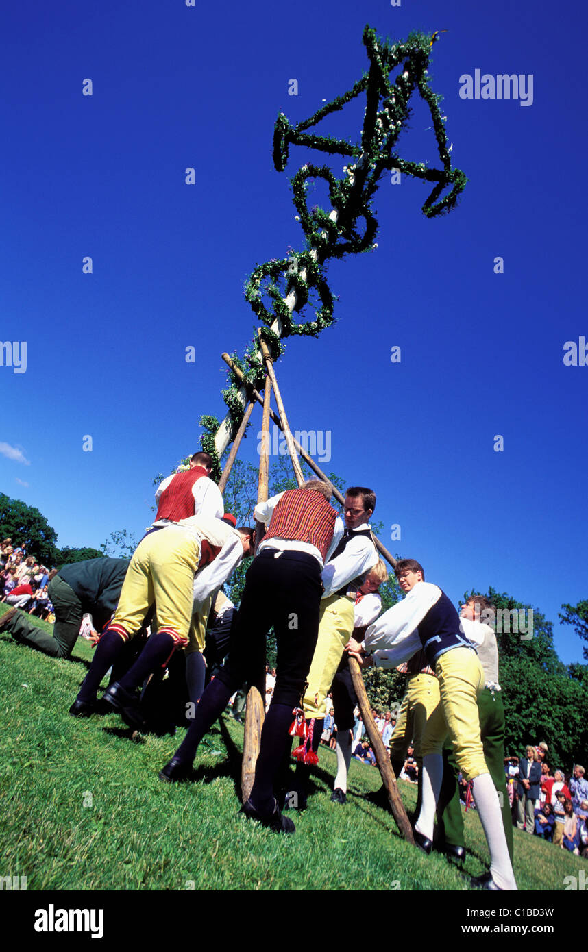 Schweden, Stockholm, Skansen Park, Midsommar (Sommerfest ...