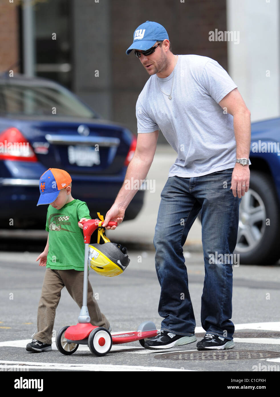 Christy turlington and son finn burns -Fotos und -Bildmaterial in hoher ...