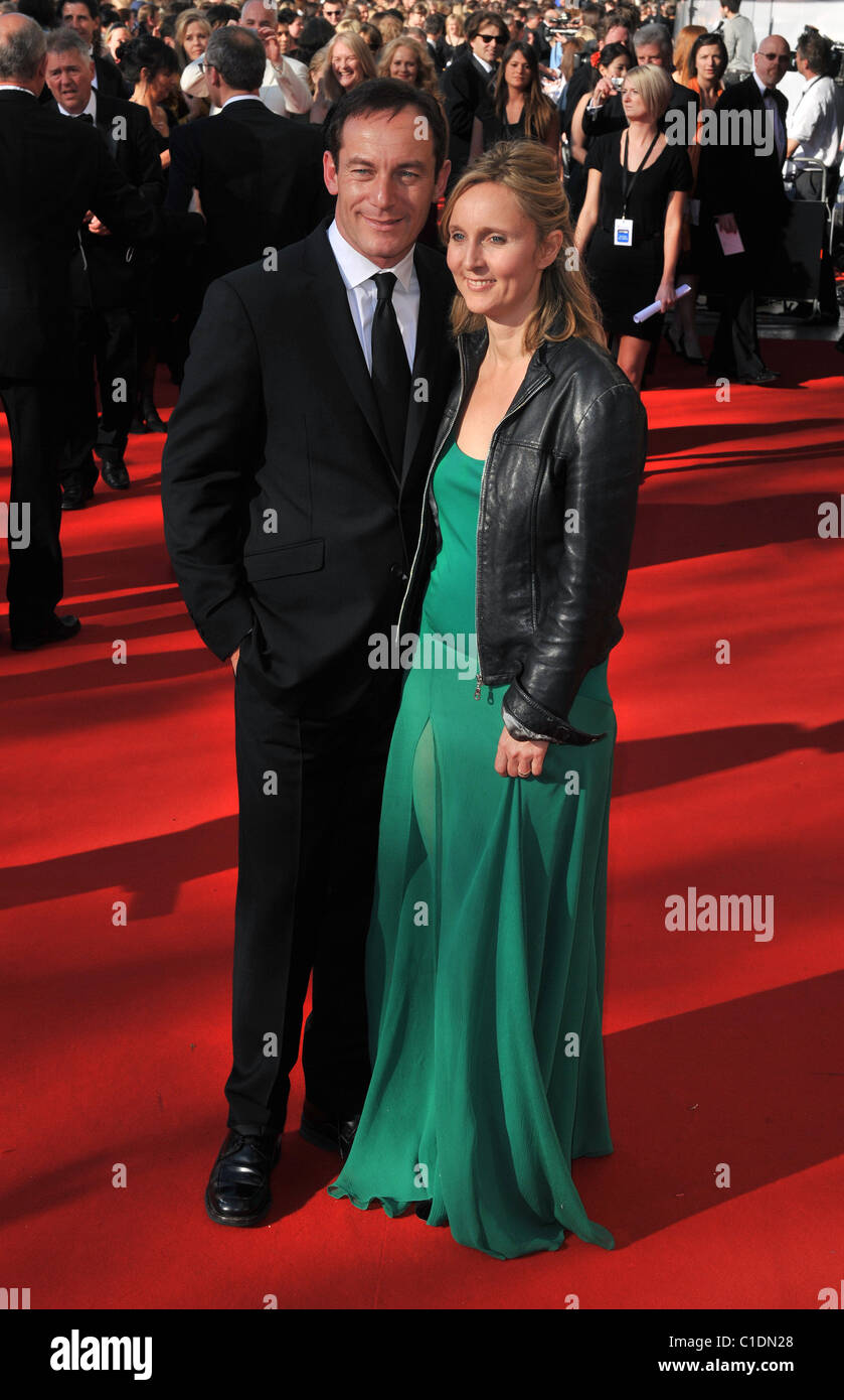 Jason Isaacs und Emma Hewitt British Academy Television Awards (BAFTAS ...