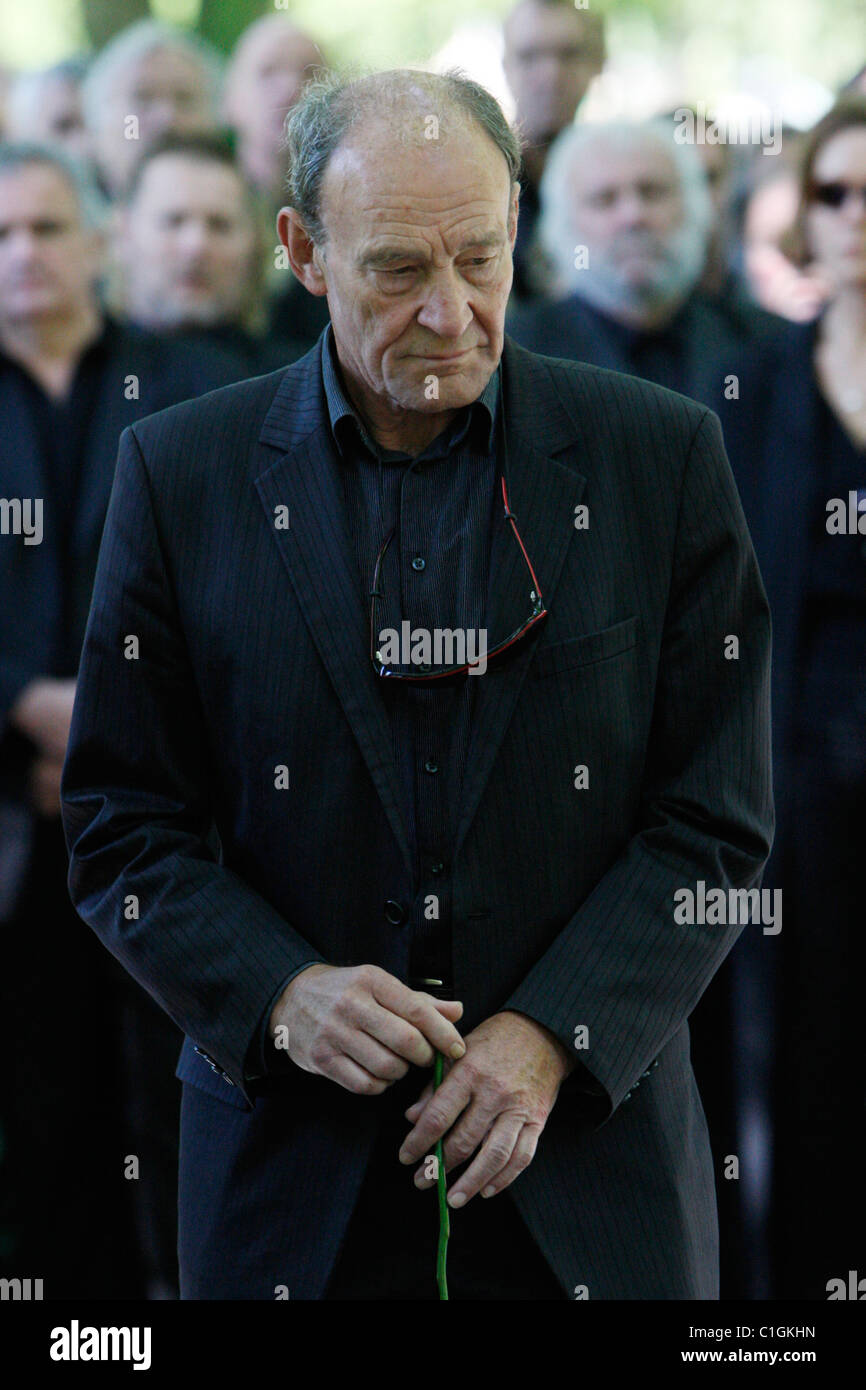 Barbara rudnik beerdigung -Fotos und -Bildmaterial in hoher Auflösung ...