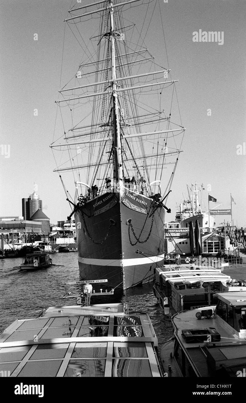 Rickmers schiffe Schwarzweiß-Stockfotos und -bilder - Alamy