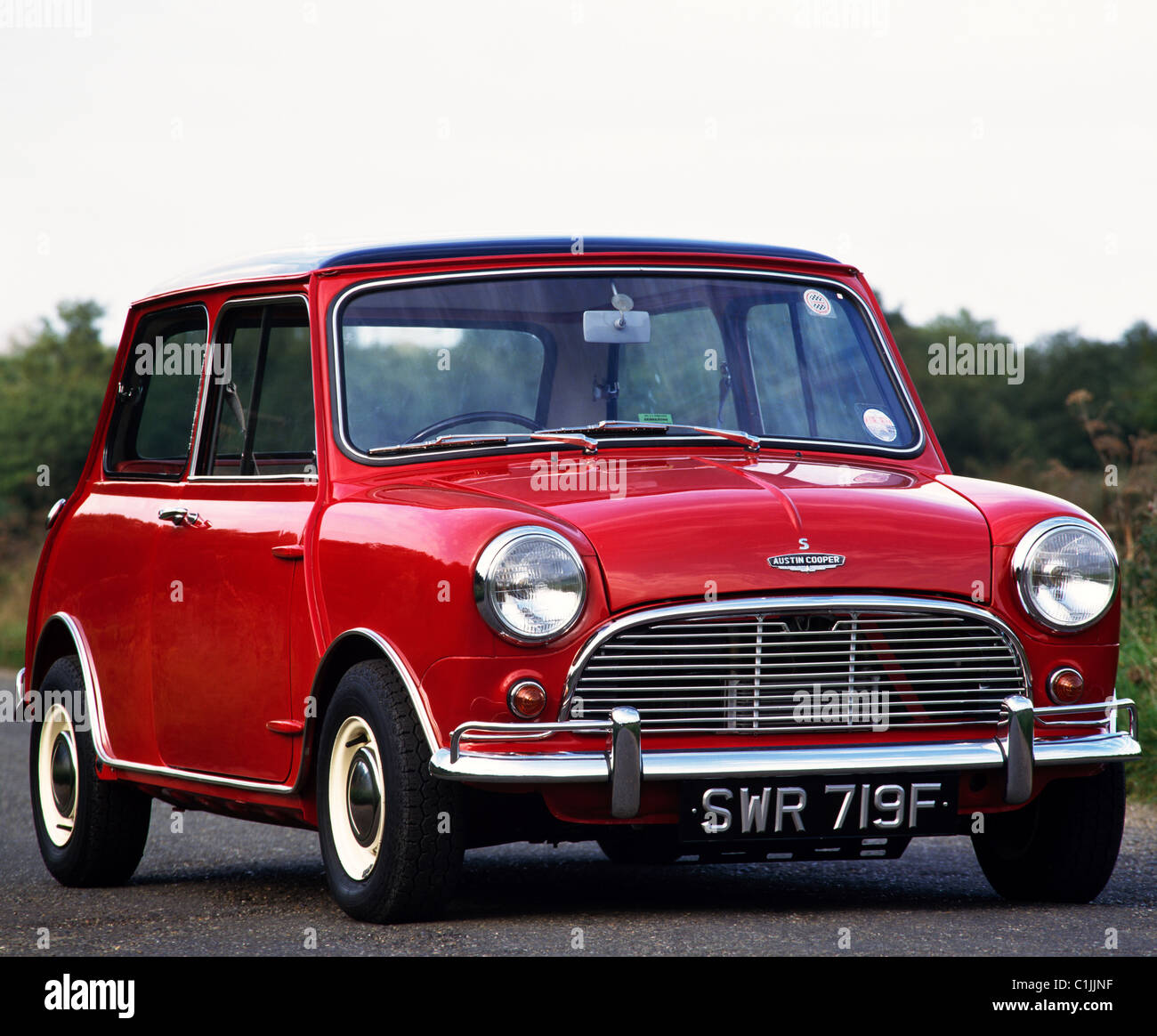 Roter mini cooper -Fotos und -Bildmaterial in hoher Auflösung – Alamy