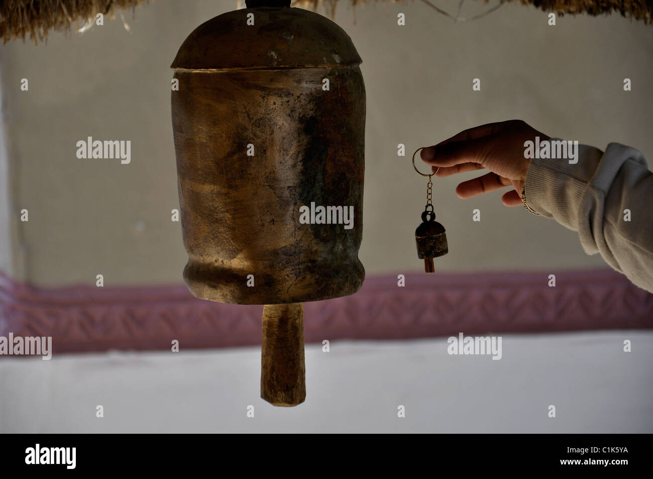 Kleine glocke -Fotos und -Bildmaterial in hoher Auflösung – Alamy