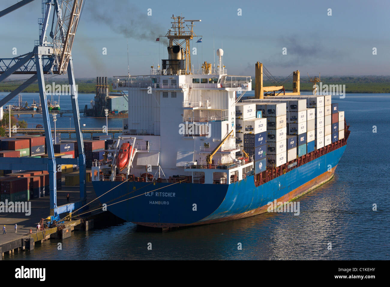 Containerschiff hafen -Fotos und -Bildmaterial in hoher Auflösung – Alamy