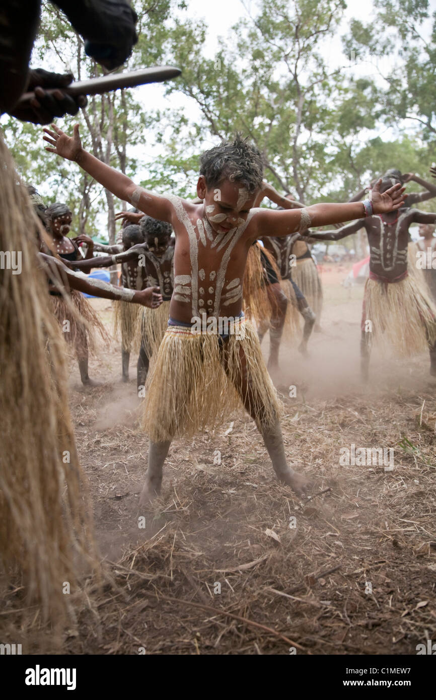 Aboriginal body painting australia -Fotos und -Bildmaterial in hoher ...