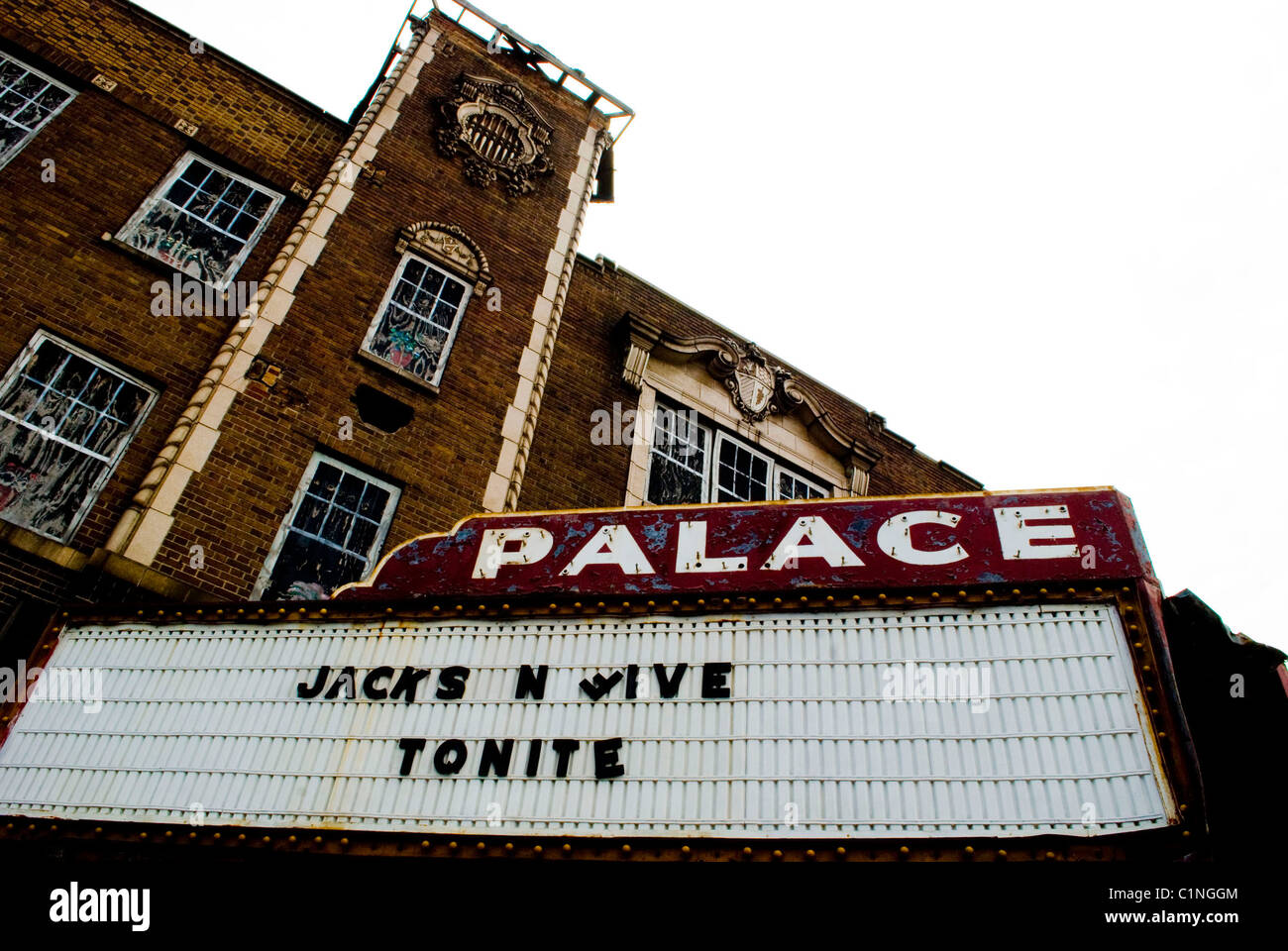 Das Palace Theater Festzelt mit einem Schild mit der Aufschrift "Jackson 5 Tonight" mit ...