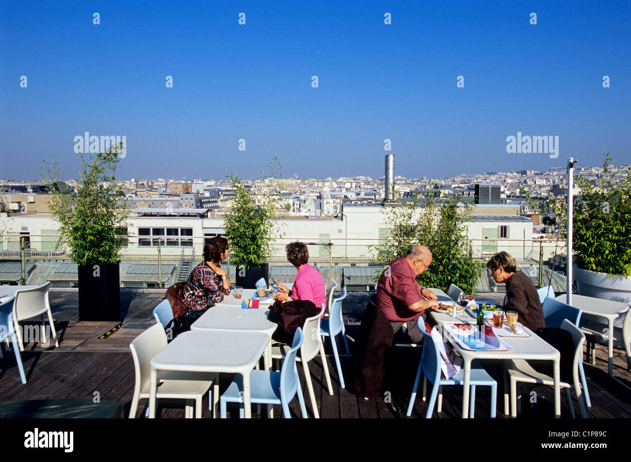 Printemps Paris Terrace Stockfotos und -bilder Kaufen - Alamy