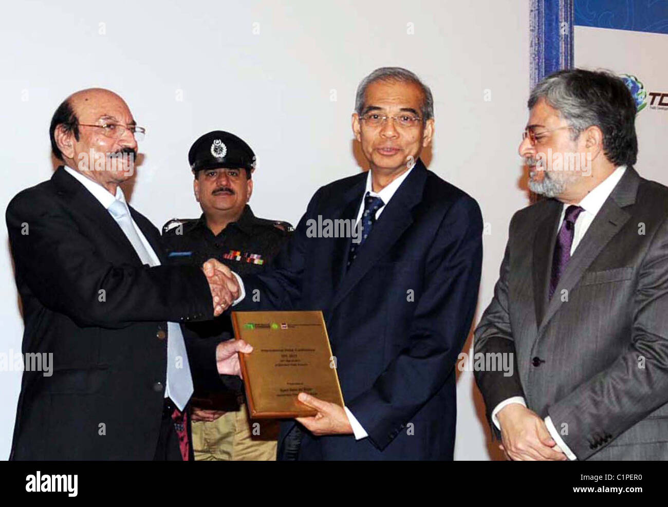 Tan sri dato dr syed jalaluddin syed salim -Fotos und -Bildmaterial in ...