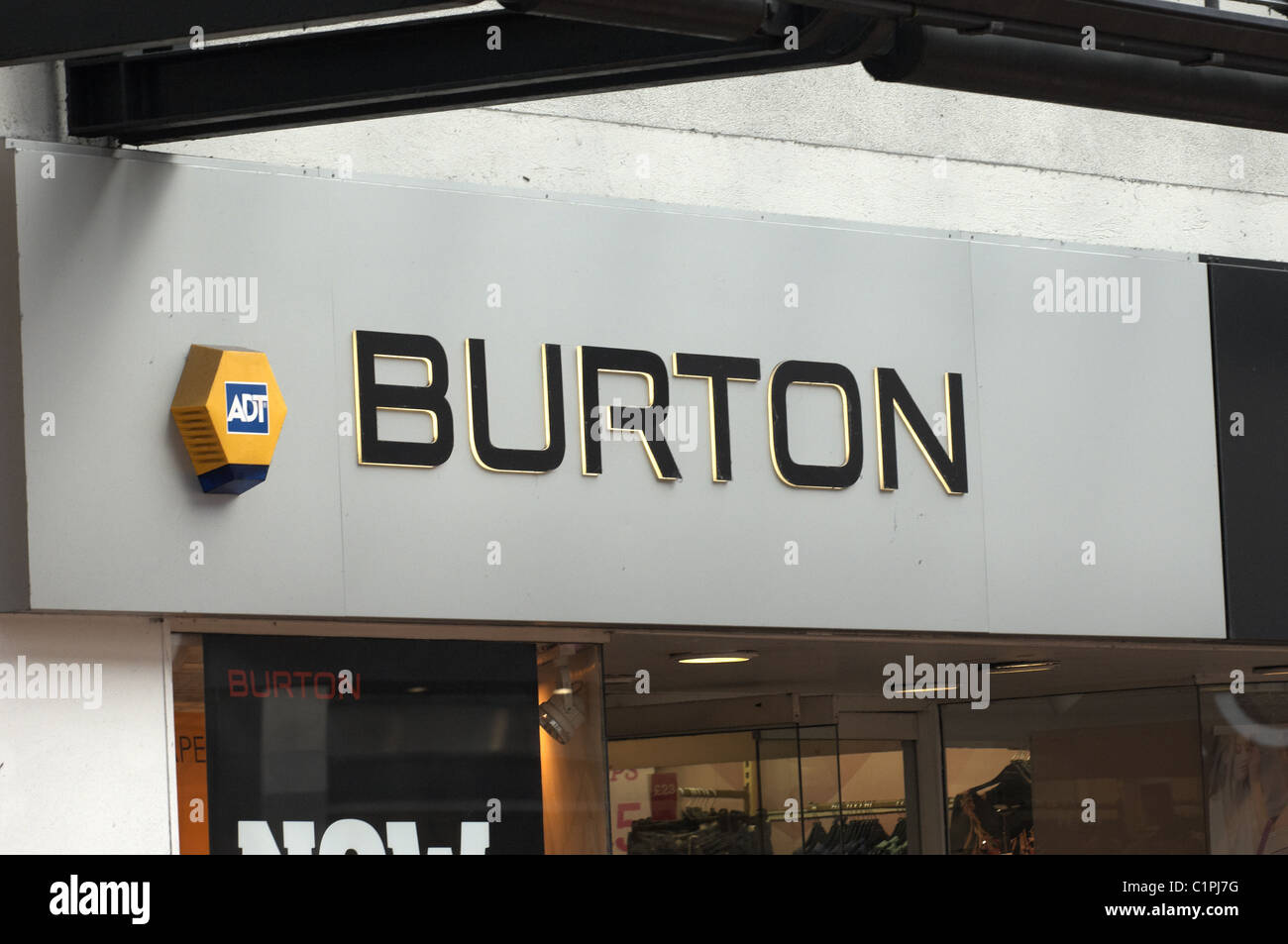 High street logos -Fotos und -Bildmaterial in hoher Auflösung – Alamy