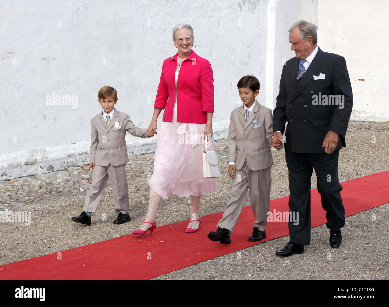 Dänische Königin Margrethe, Prinz Henrik, Prinz Nikolai und Prinz Felix ...