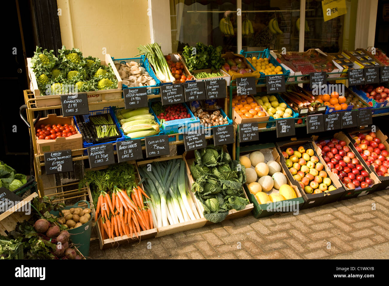 Obst und gemuese -Fotos und -Bildmaterial in hoher Auflösung – Alamy