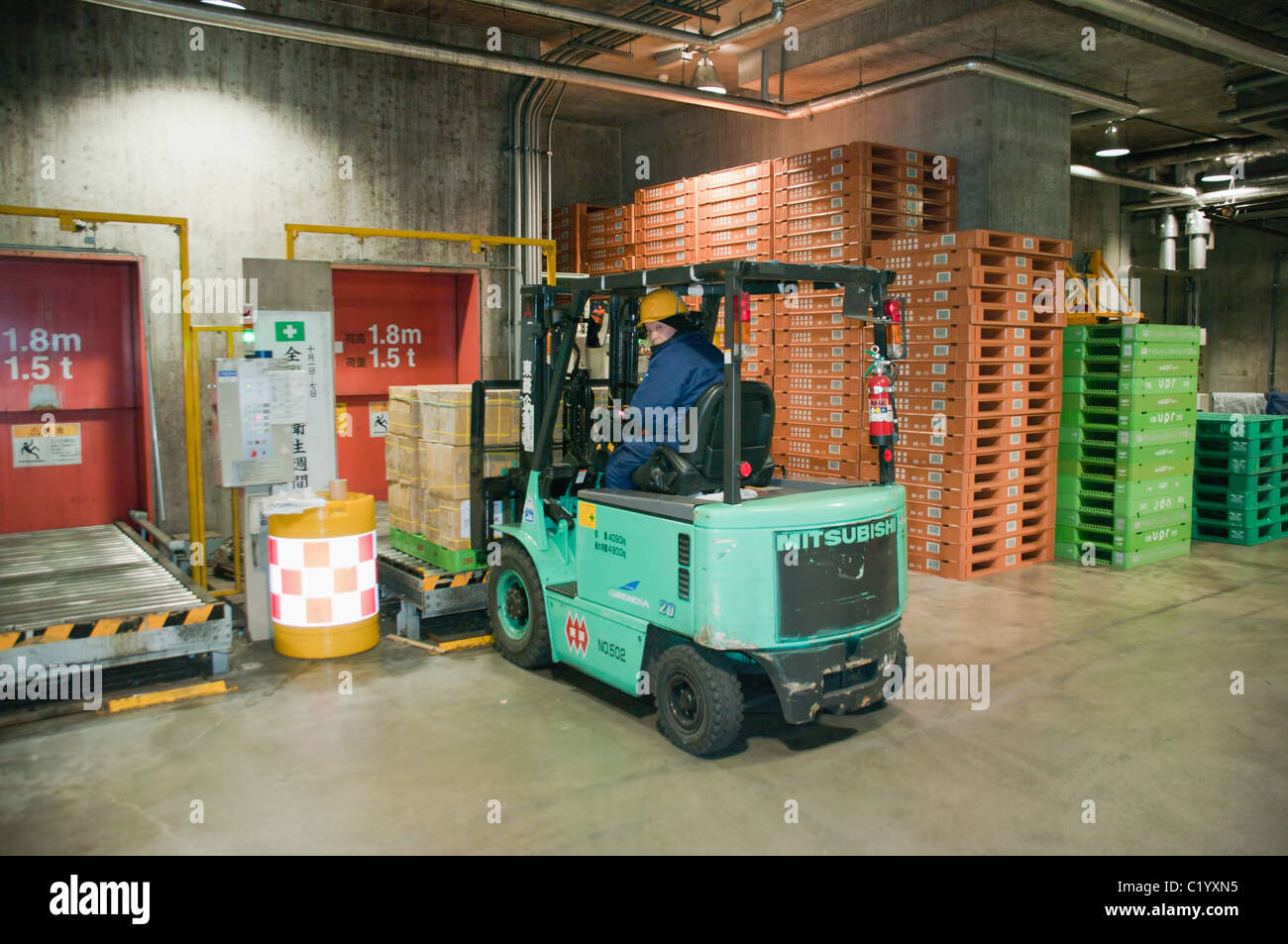 Electric loader -Fotos und -Bildmaterial in hoher Auflösung – Alamy