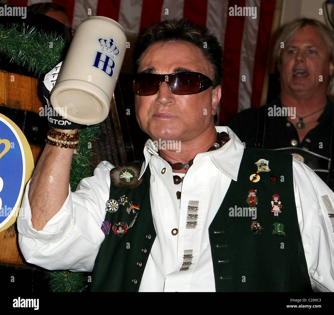 Roy Horn Seigfred und Roy Tippen Sie auf das erste Fass Oktoberfest am ...