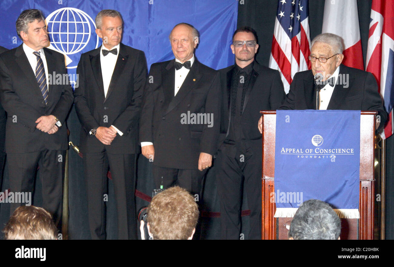 Gordon Brown empfangen Appeal of Conscience World Statesman Award ...