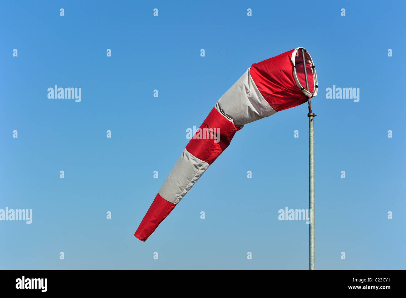 Windsock pole -Fotos und -Bildmaterial in hoher Auflösung – Alamy