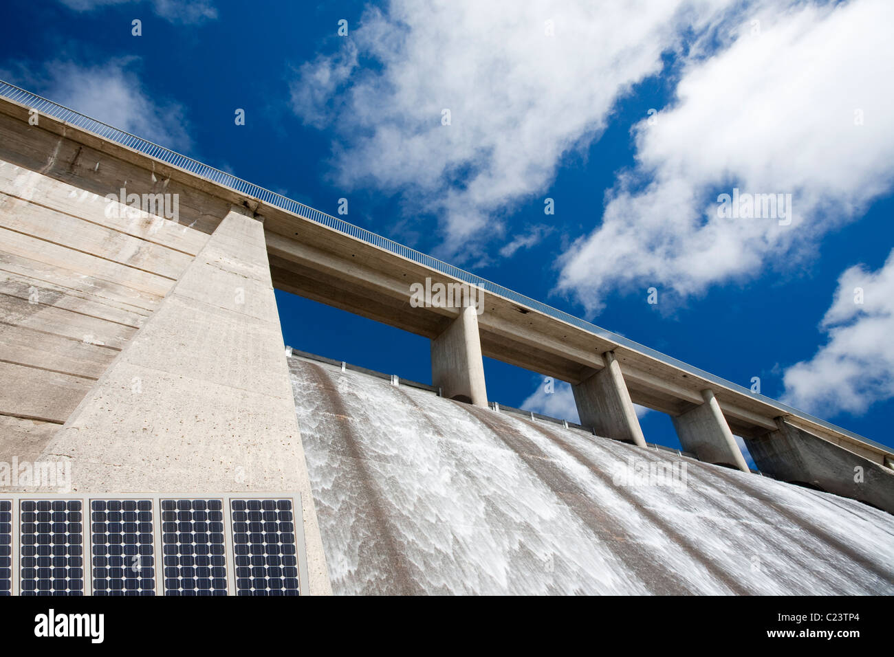 Hep dam -Fotos und -Bildmaterial in hoher Auflösung – Alamy