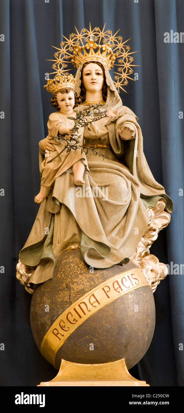 Statue der mutter maria -Fotos und -Bildmaterial in hoher Auflösung – Alamy