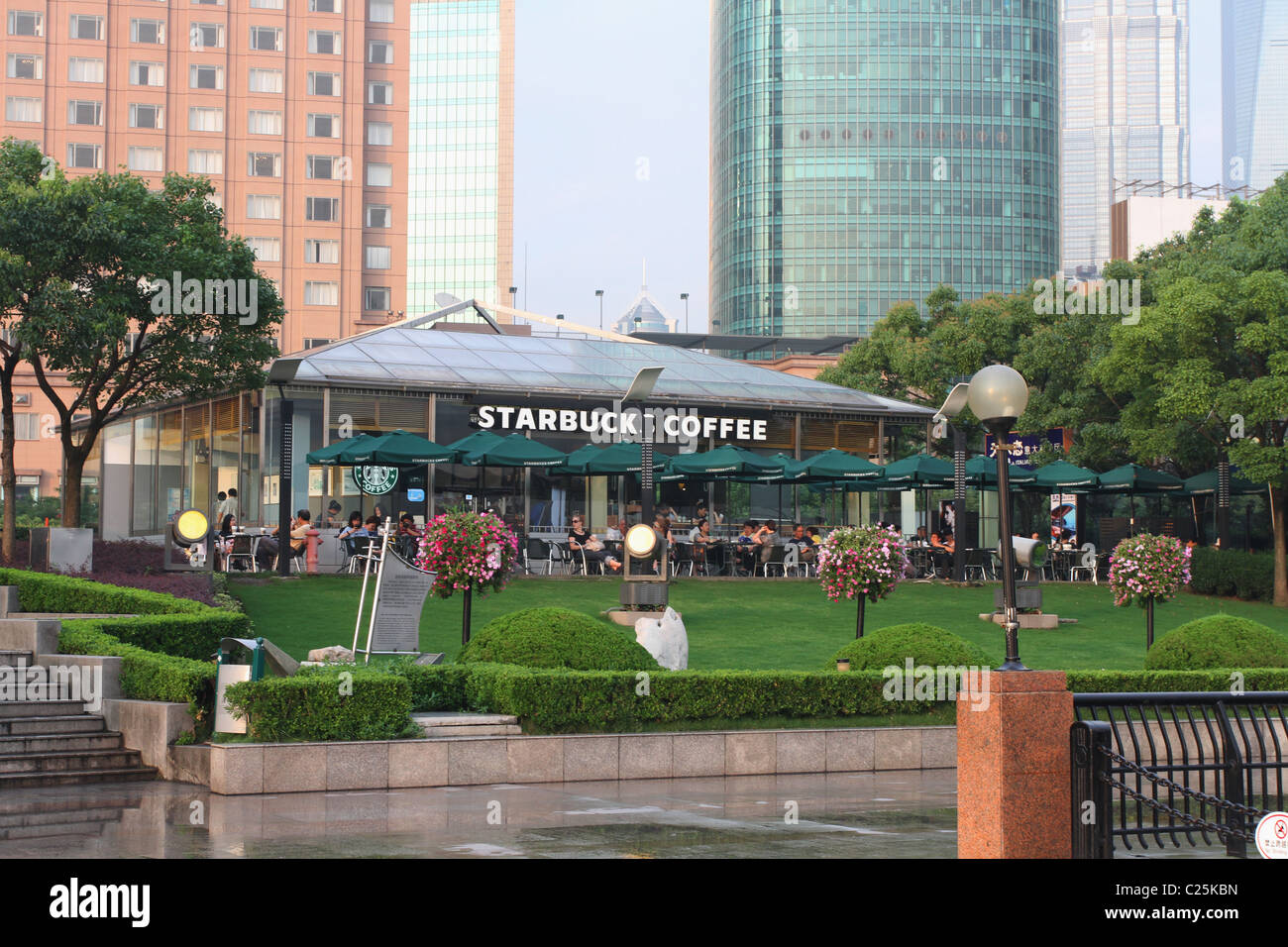 Chinese starbucks -Fotos und -Bildmaterial in hoher Auflösung – Alamy