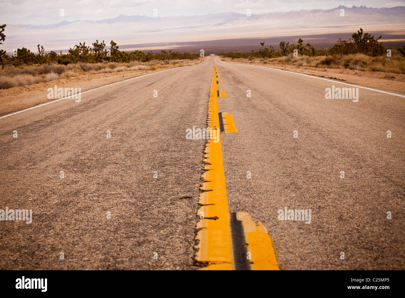Straße zum horizont -Fotos und -Bildmaterial in hoher Auflösung – Alamy