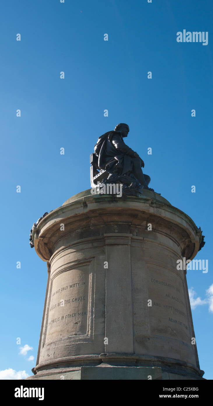 William shakespeare statue stratford -Fotos und -Bildmaterial in hoher ...