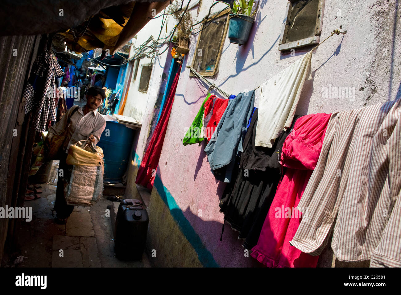 Mumbai slum colaba -Fotos und -Bildmaterial in hoher Auflösung – Alamy
