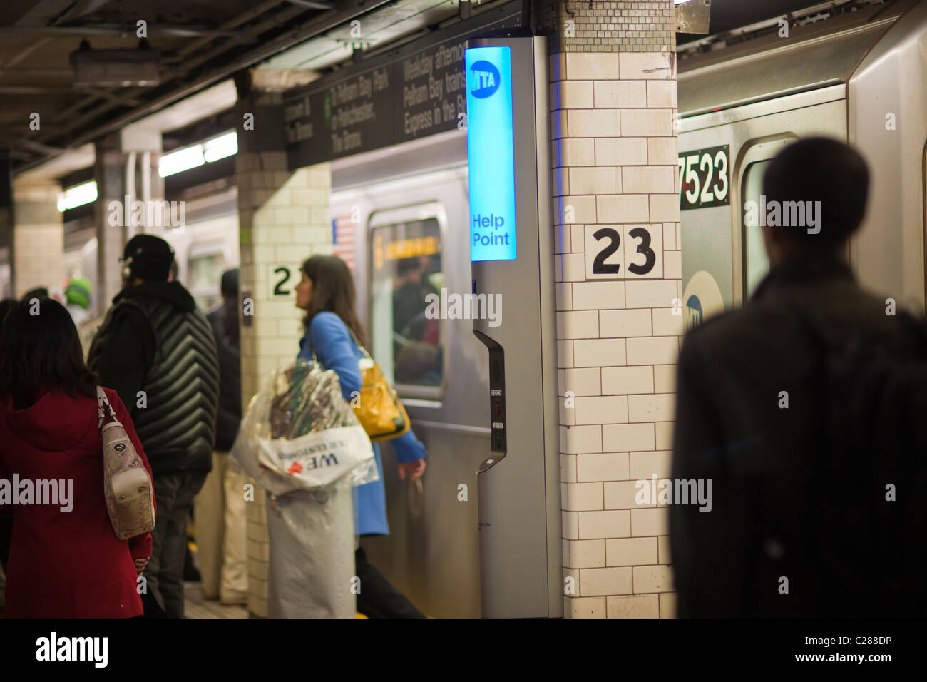 New York City Transit Authority testet eine neue Help-Point terminal in ...