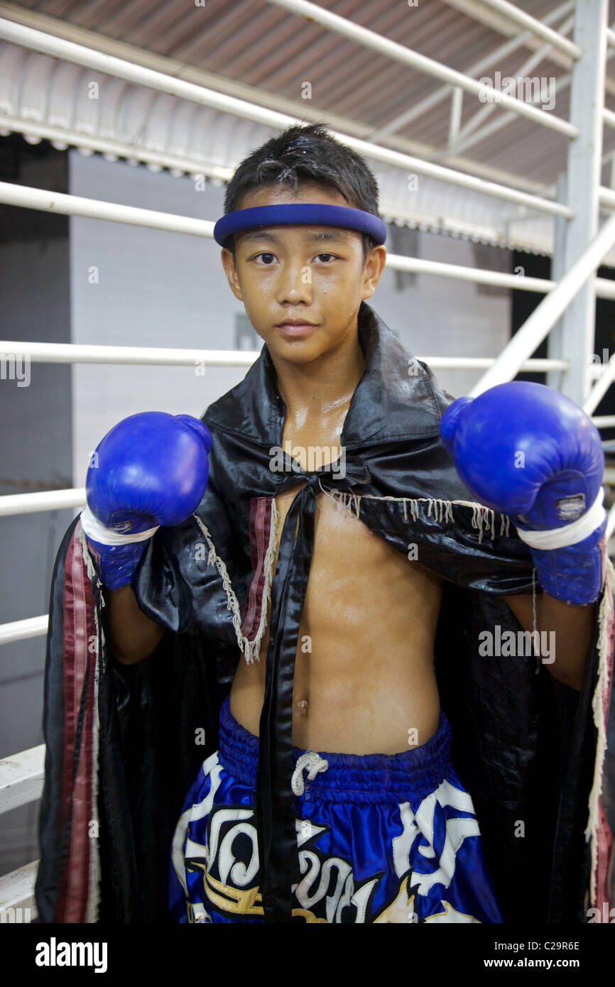 Thai kickboxer -Fotos und -Bildmaterial in hoher Auflösung – Alamy