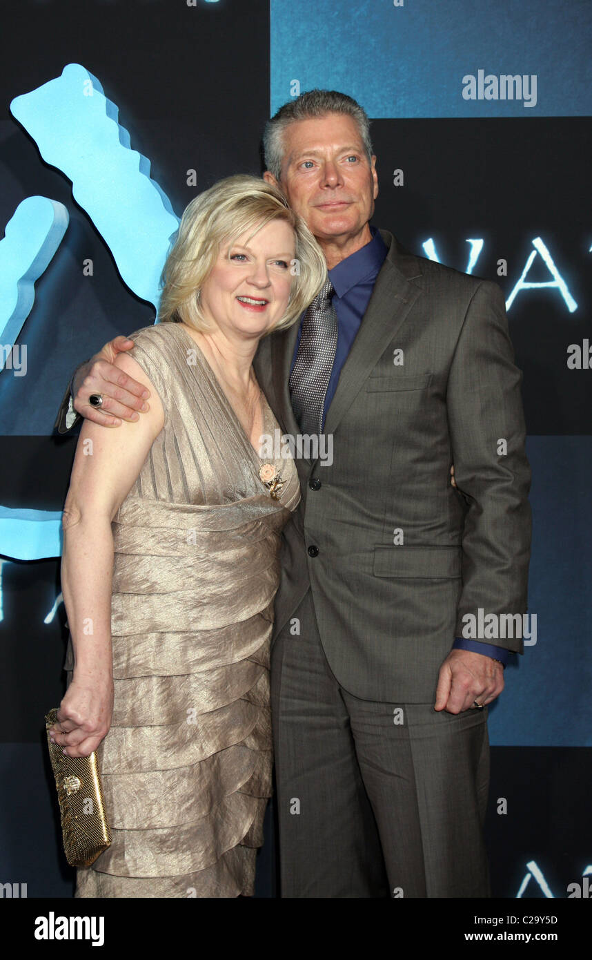 Stephen Lang & Frau Kristina Watson Los Angeles Premiere von 'Avatar' statt im Grauman es ...