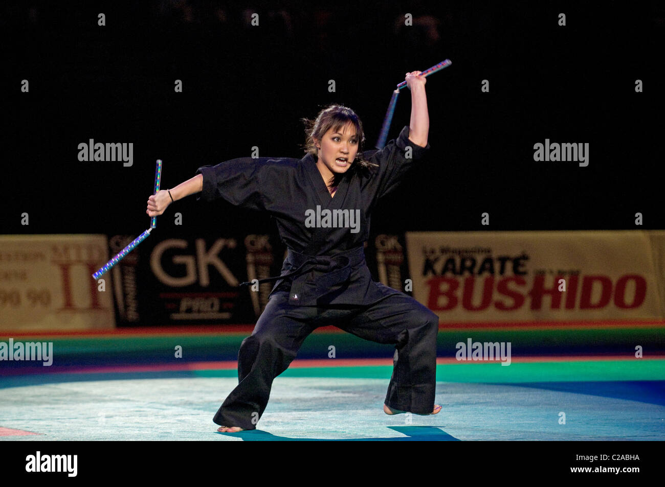 Bruce lee nunchaku -Fotos und -Bildmaterial in hoher Auflösung – Alamy