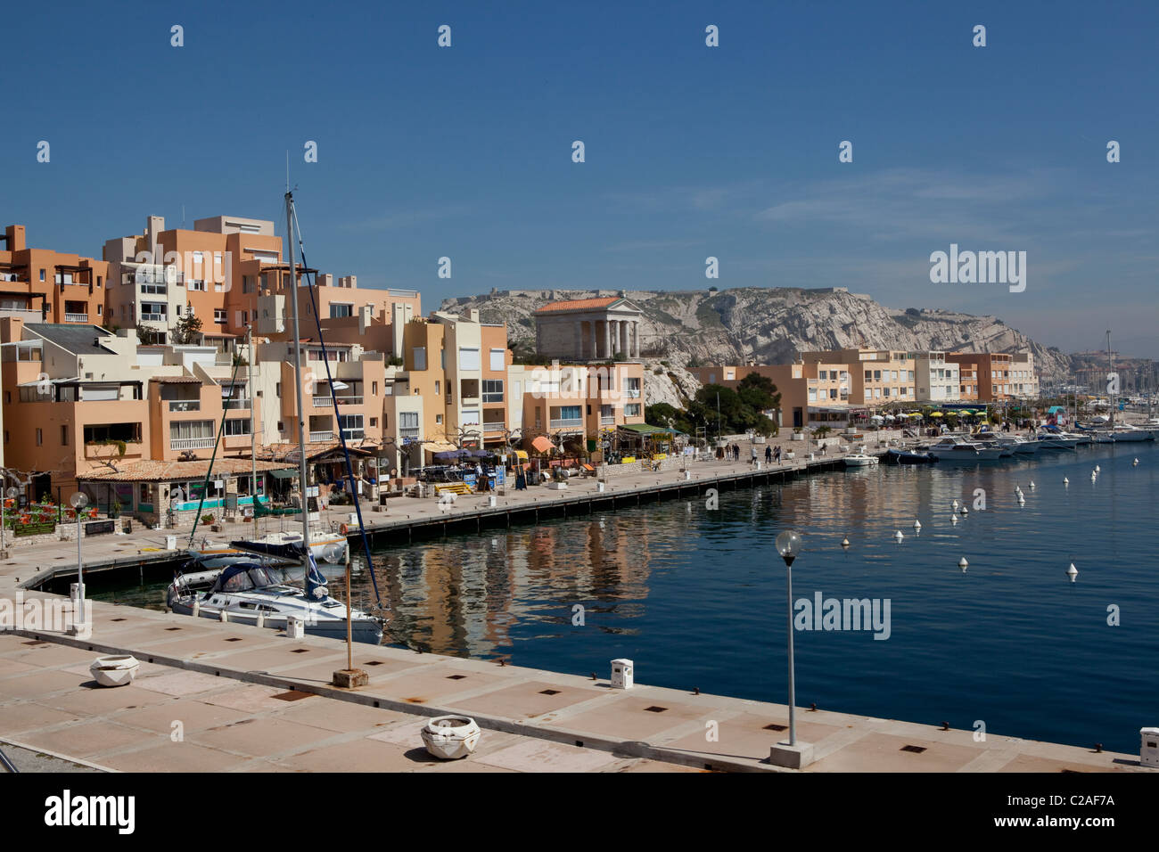 Bucht von Marseille: Port Frioul auf Insel Ratonneau Stockfotografie ...