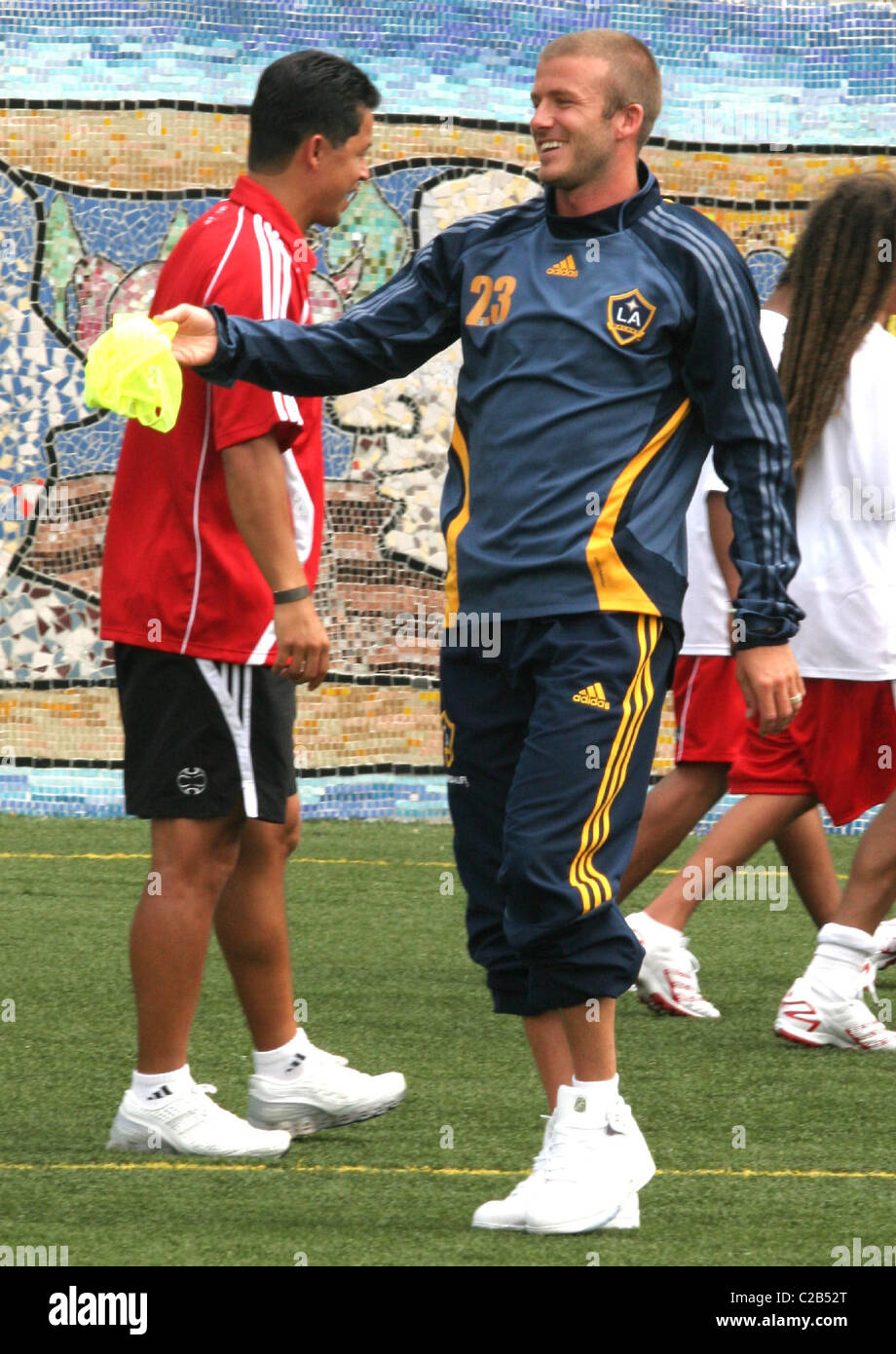 LA Galaxy's David Beckham besucht die David Beckham Jugendklinik ...