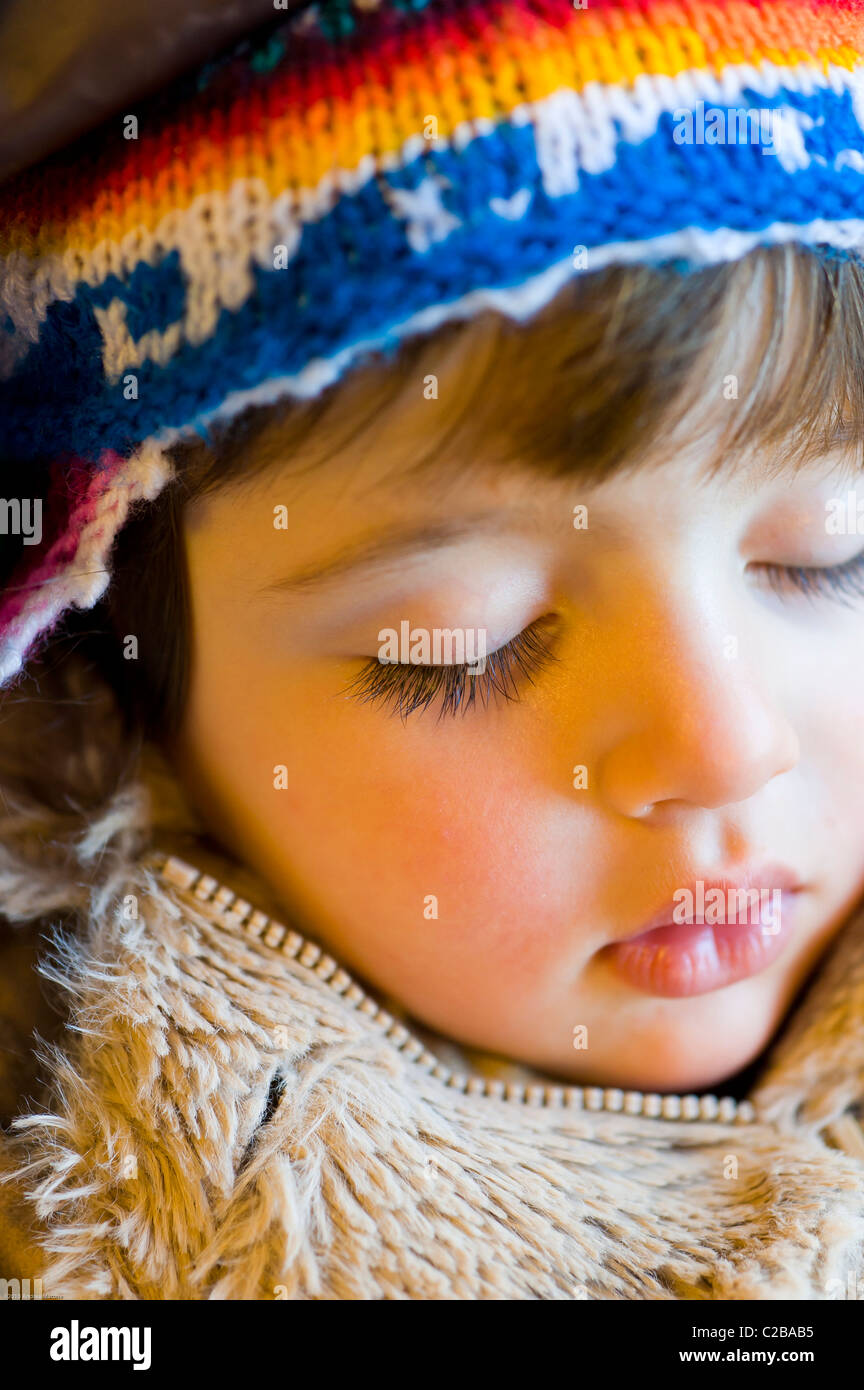 Schlafender knabe -Fotos und -Bildmaterial in hoher Auflösung – Alamy