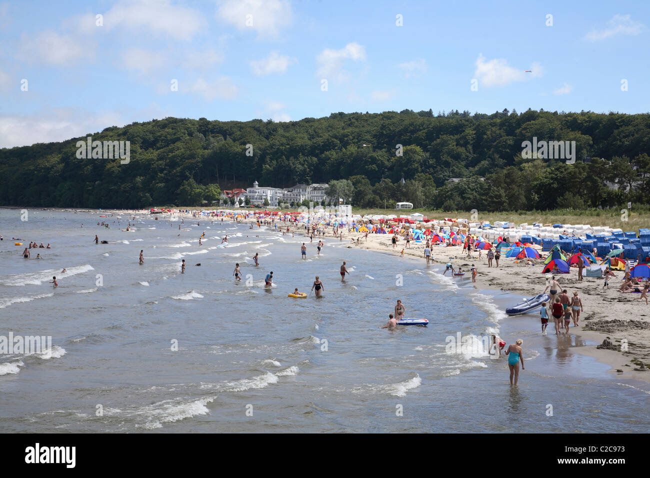 überfüllter strand ostsee rügen -Fotos und -Bildmaterial in hoher ...