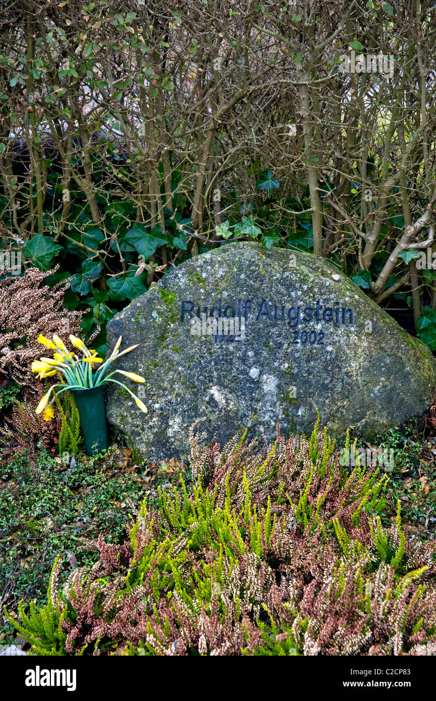 Grab von Rudolf Augstein Herausgeber des deutschen Magazins DER SPIEGEL ...