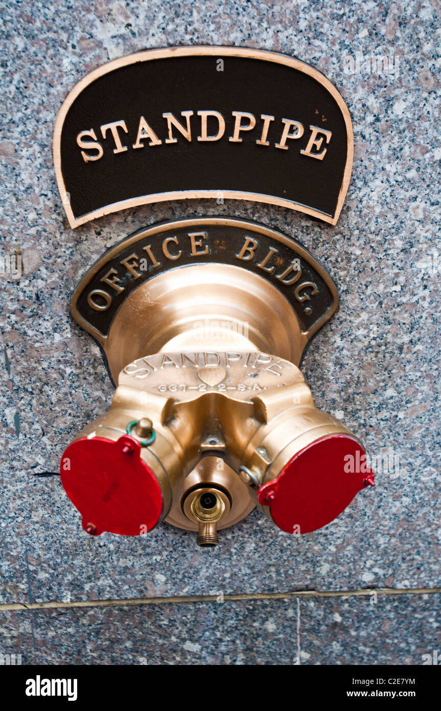 Goldene Standrohr Hydrant, Rockefeller Center, Manhattan, New York City ...