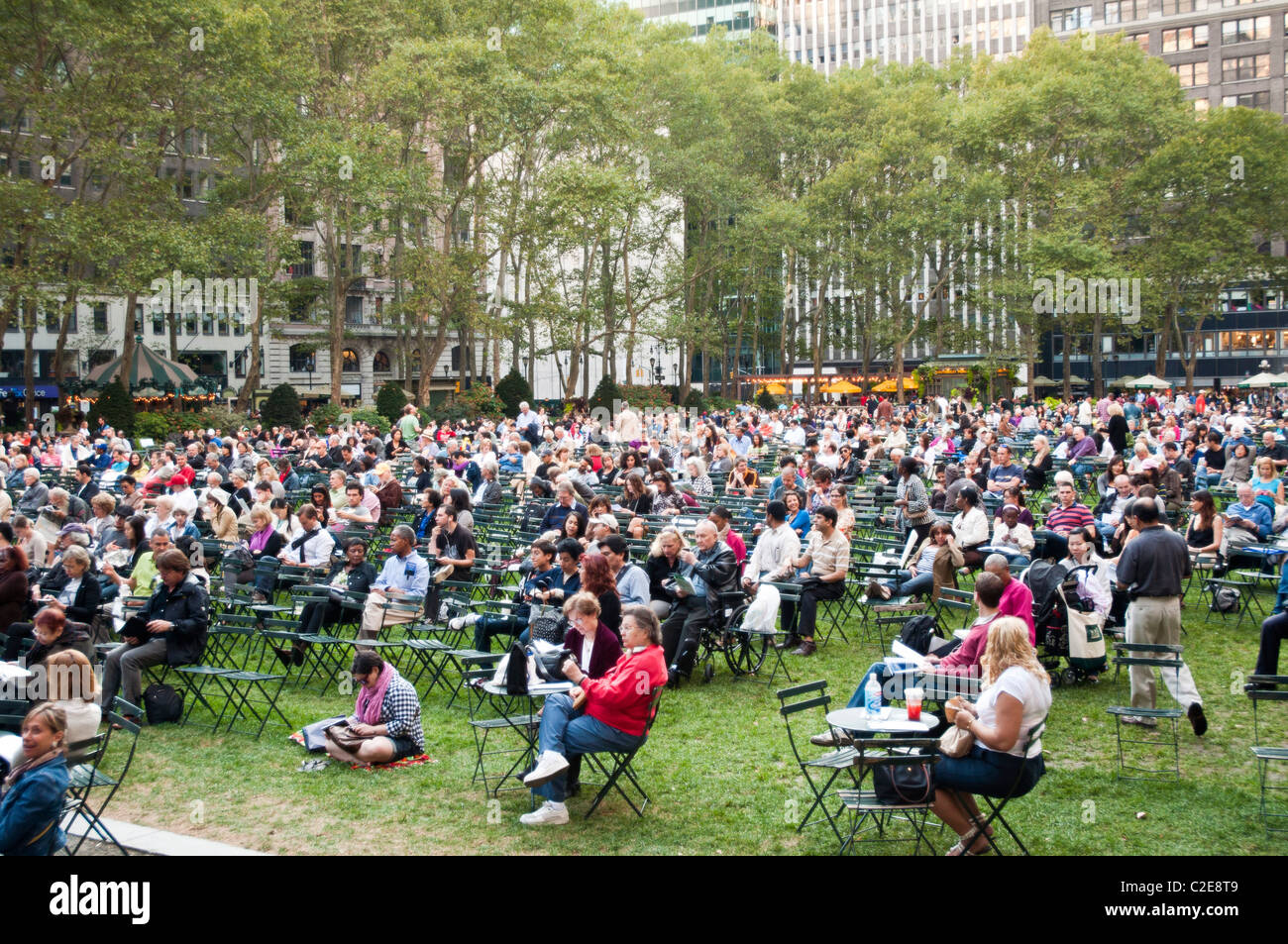 Menschen in manhattan -Fotos und -Bildmaterial in hoher Auflösung – Alamy