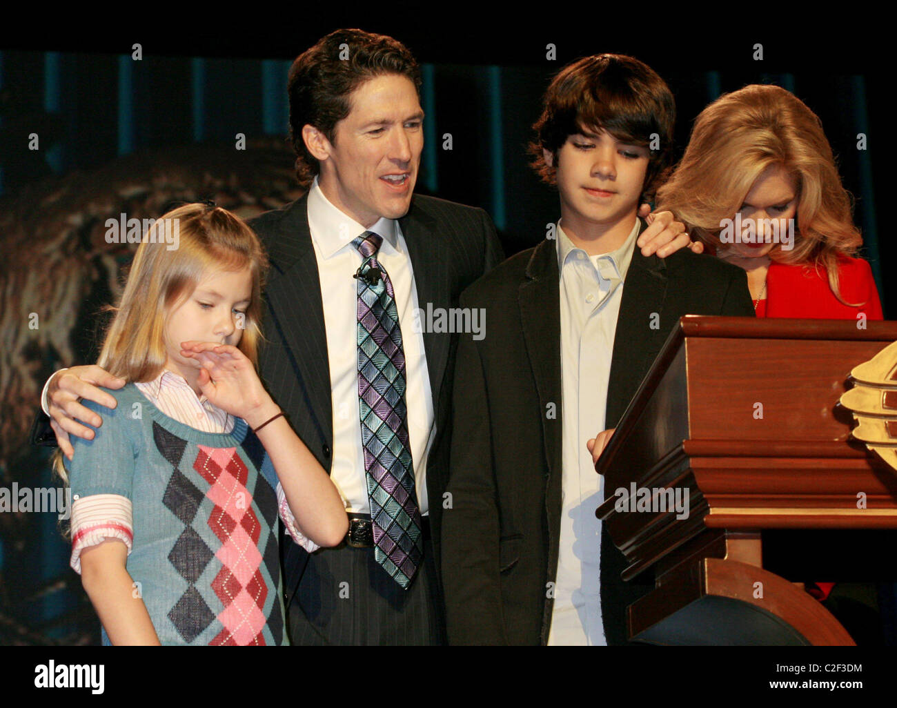 Alexandra Osteen, Joel Osteen, Jonathan Osteen und Victoria Osteen ein ...