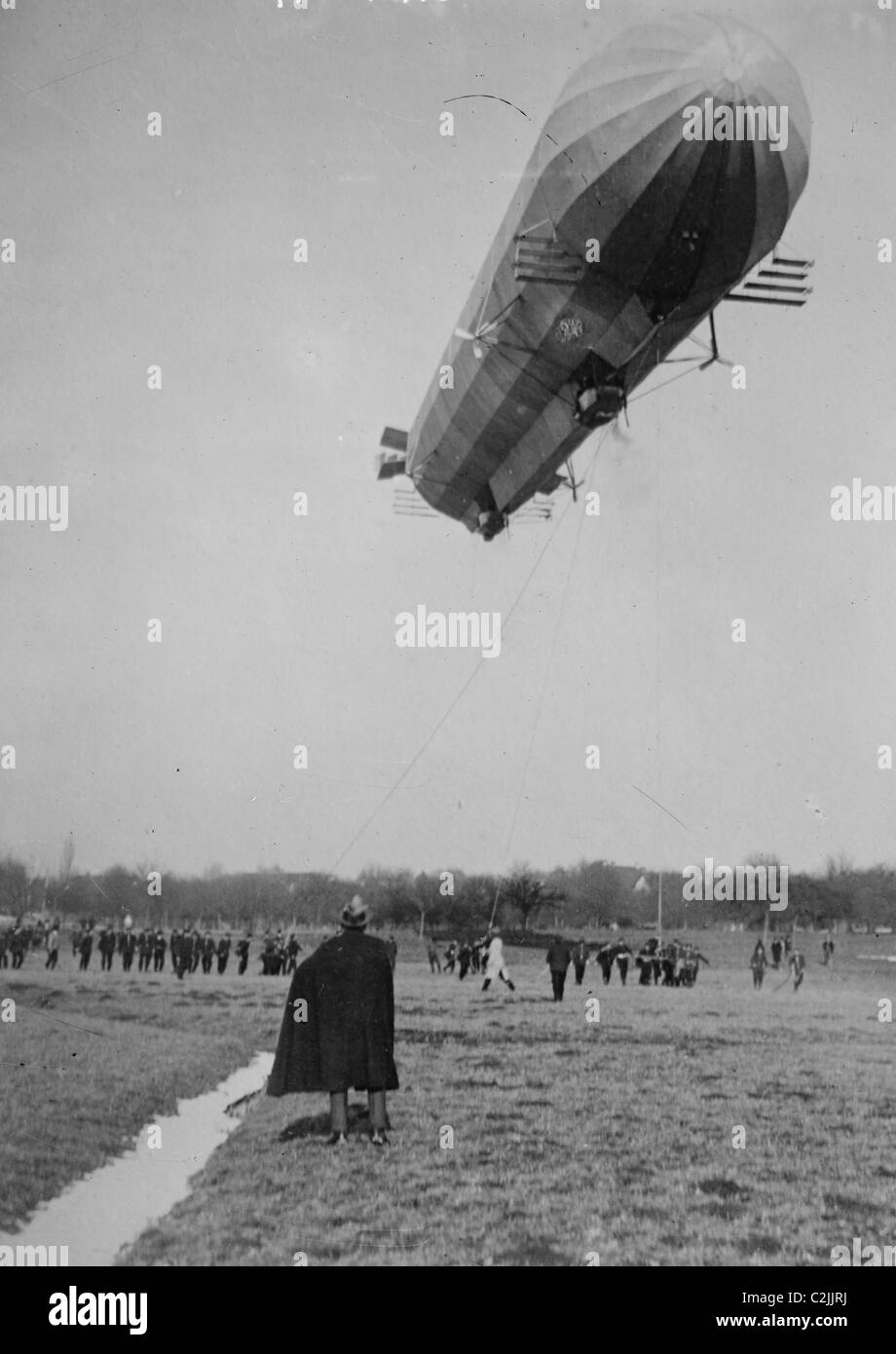 Blimp germany Schwarzweiß-Stockfotos und -bilder - Alamy