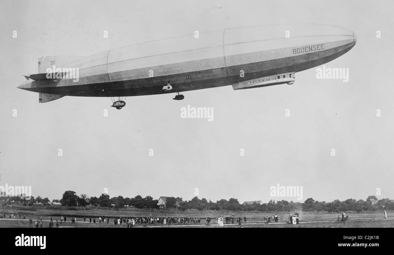 Blimp germany Schwarzweiß-Stockfotos und -bilder - Alamy