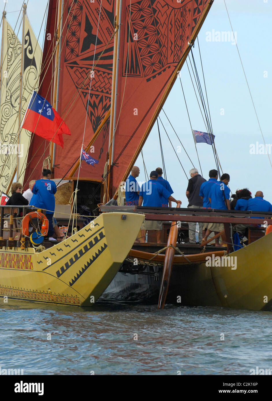 Maori sailing canoe maori waka -Fotos und -Bildmaterial in hoher ...
