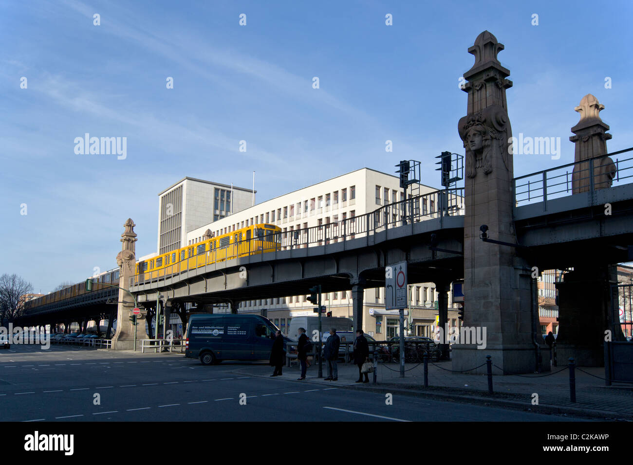 Hochbahn berlin -Fotos und -Bildmaterial in hoher Auflösung – Alamy