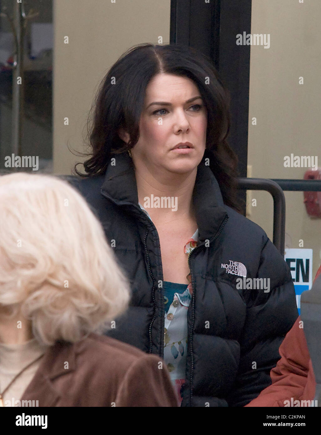 Lauren Graham On Film Set Fotos Und Bildmaterial In Hoher Auflösung