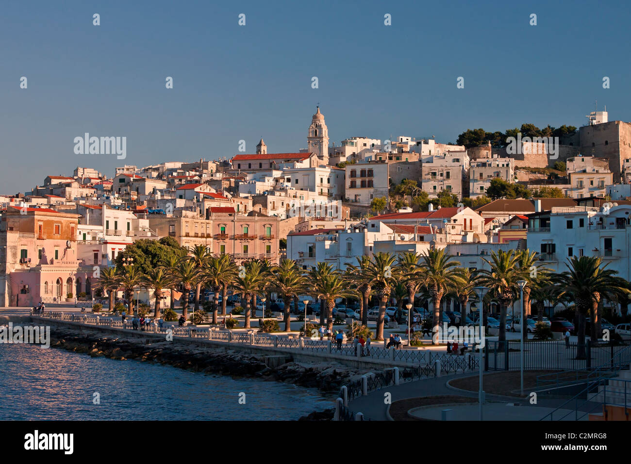 Beach vieste apulia italy -Fotos und -Bildmaterial in hoher Auflösung ...
